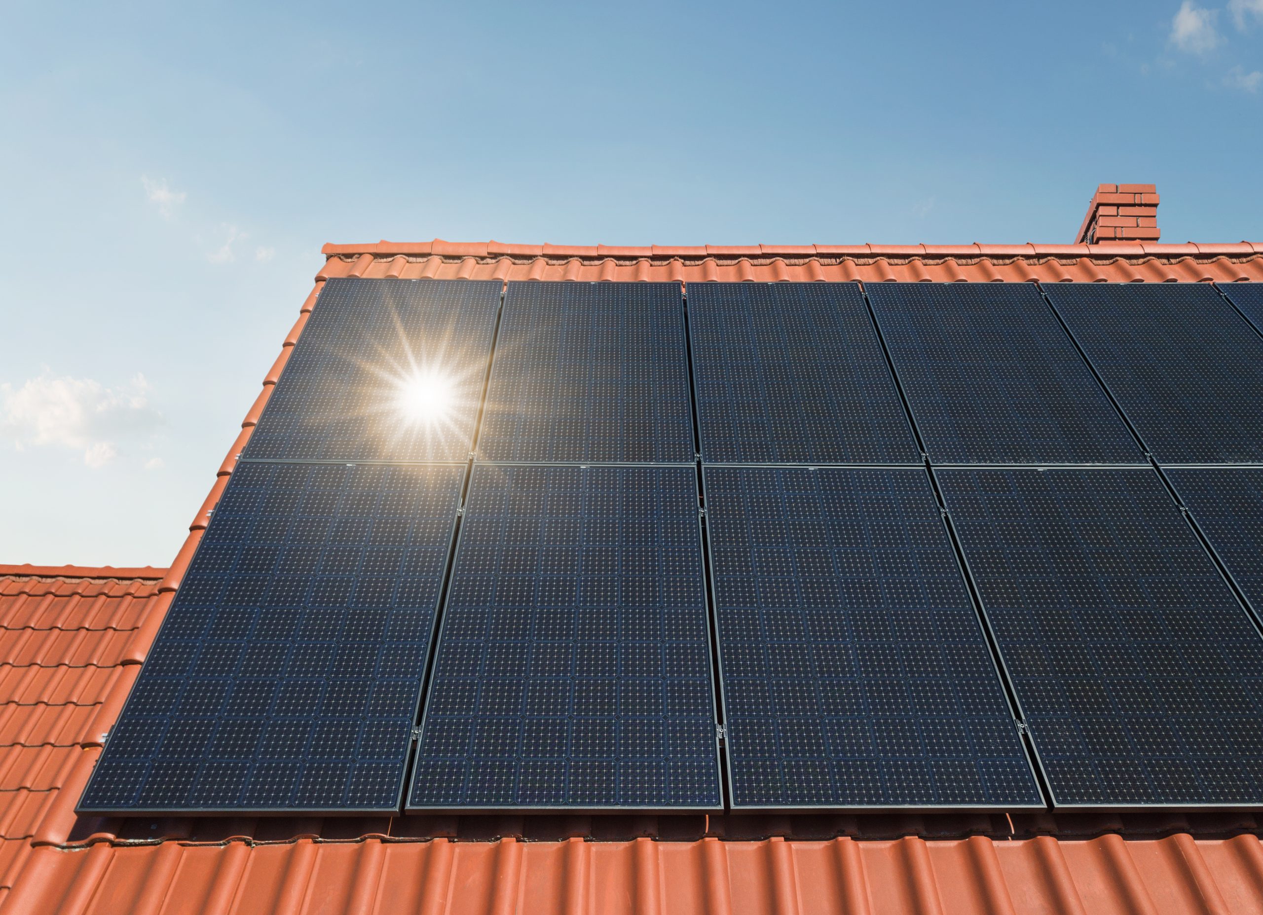 The Big Solar Question: To Lease or to Buy? - Smart Green Solar